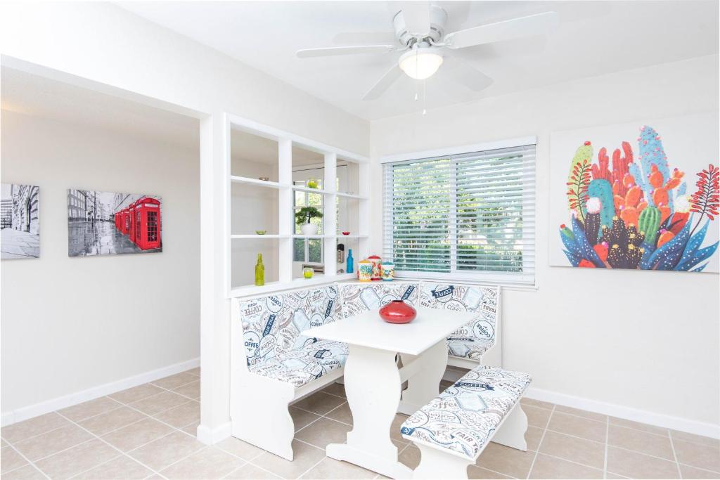 Artistic, 2 Car Garage Close To Everything, 70mbps - Folsom, CA