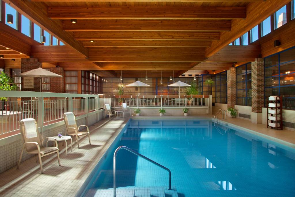 Valhalla Hotel & Conference Centre, Thunder Bay (updated prices 2025)