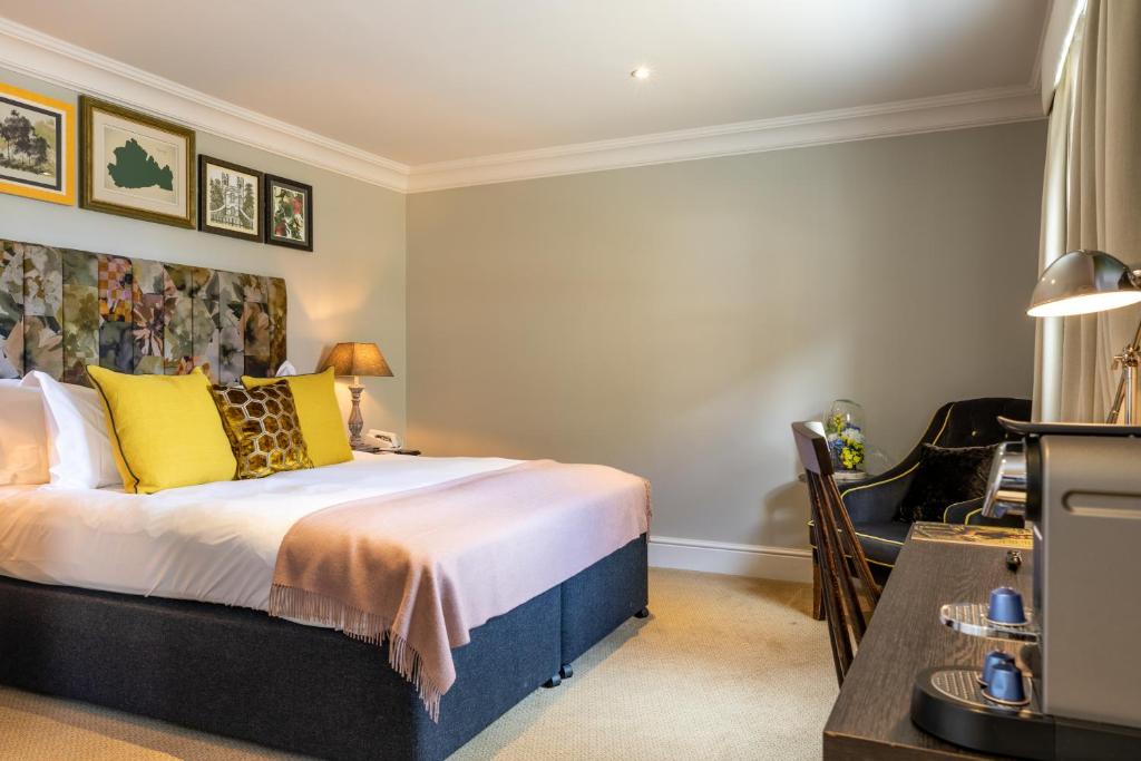 The Foley, Claygate (updated prices 2025)