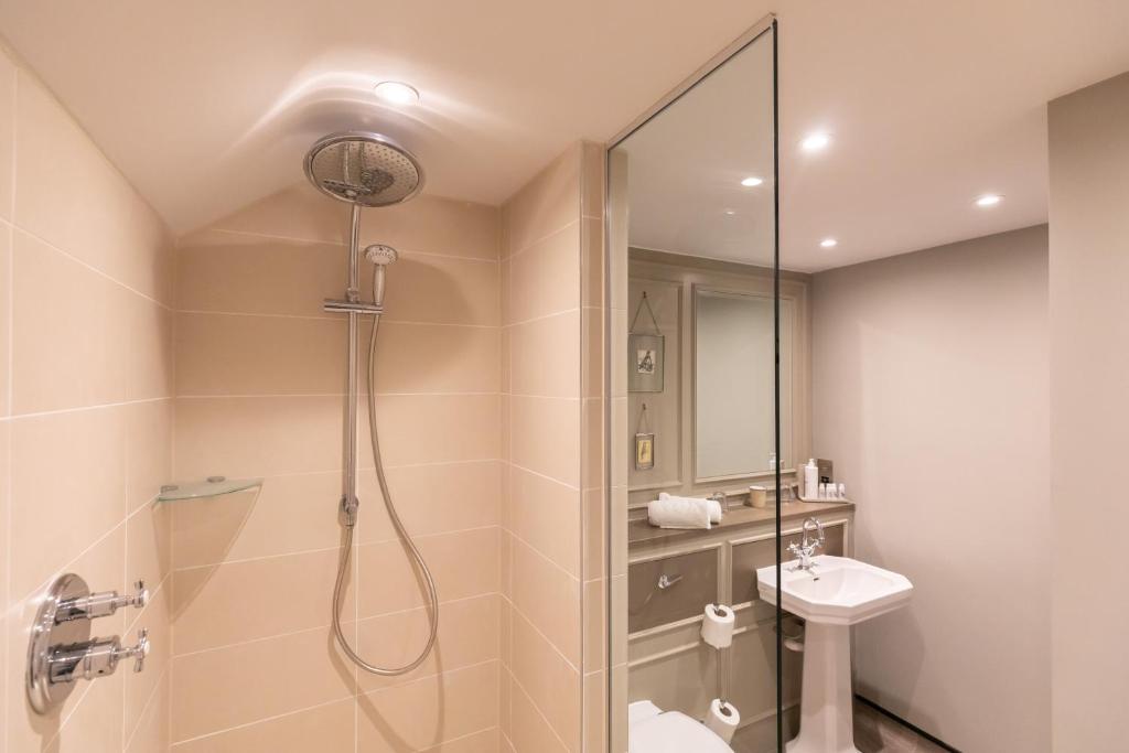 The Foley, Claygate (updated prices 2025)