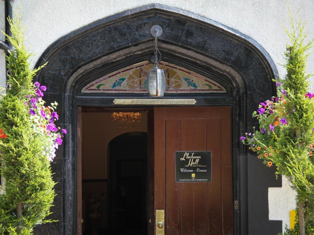Llechwen Hall, Pontypridd (updated prices 2025)