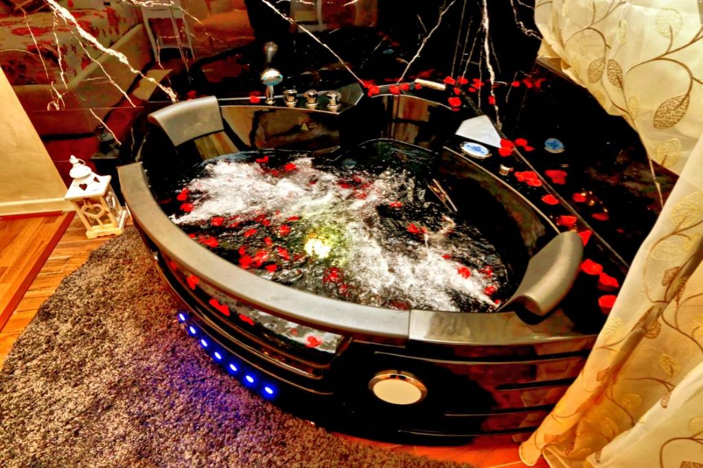 L&S Jacuzzi Home, Rome (updated prices 2025)