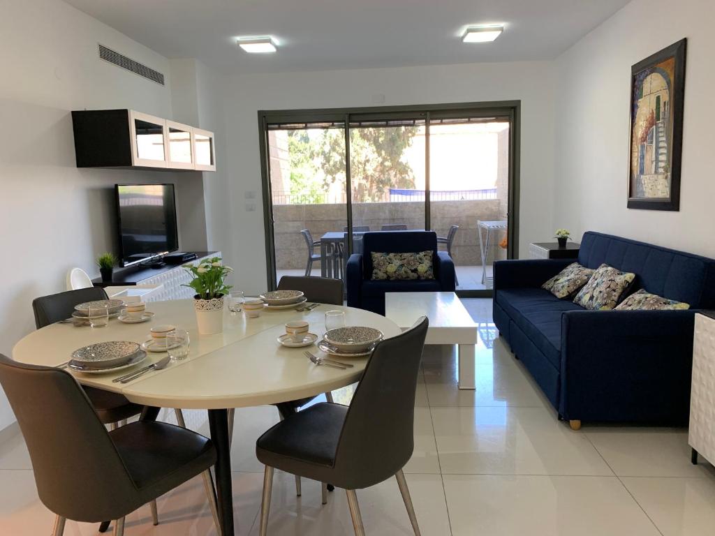 Haneviim Boutique Luxury New And Large Center Town - Jerusalem