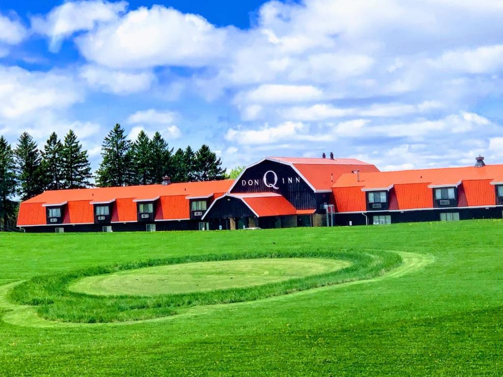 Don Q Inn, Dodgeville (updated prices 2025)