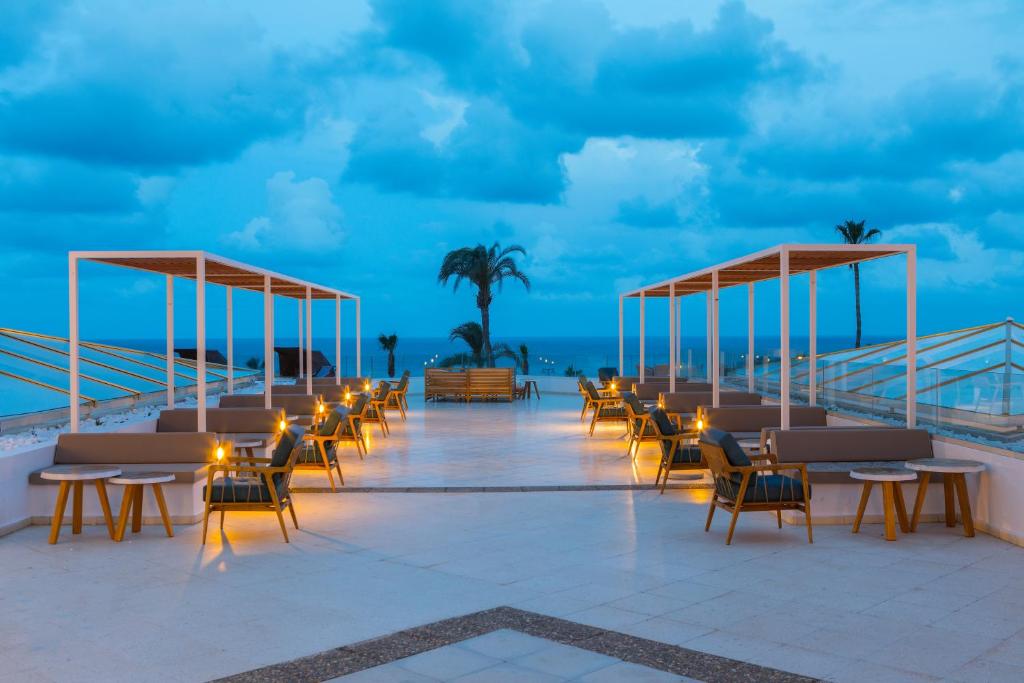 Leonardo Laura Beach & Splash Resort, Paphos (updated prices 2025)