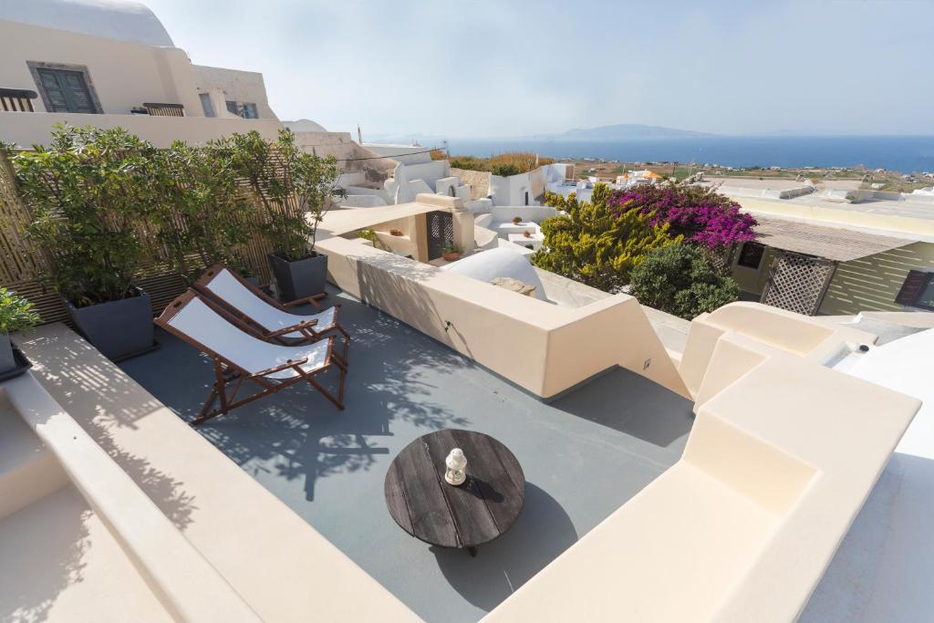 Lotza Studios, Oia (updated prices 2025)