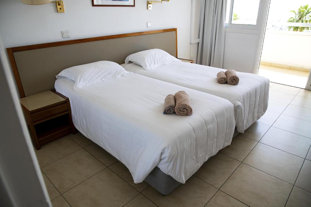 Sun Hall Beach Hotel Apartments, Larnaca (updated prices 2025)