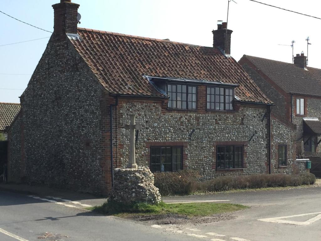 Pilgrims Cottage - Period cottage with open fire, Stanhoe ...