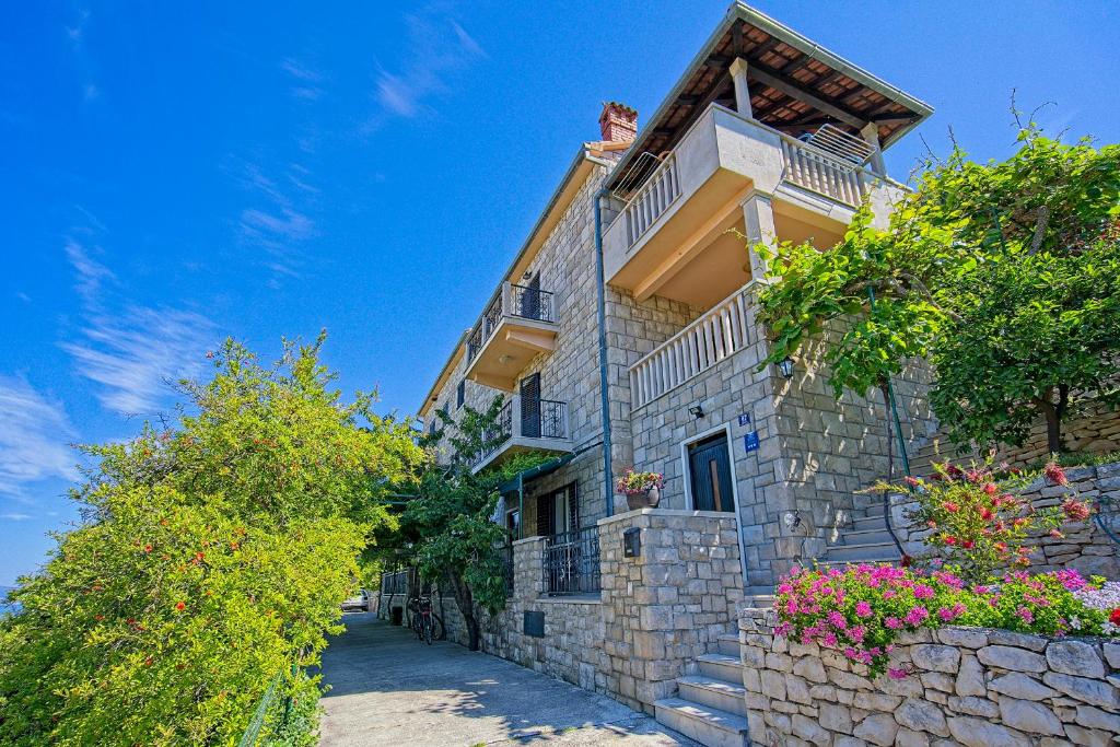 Apartments Neppa, Postira (updated prices 2025)