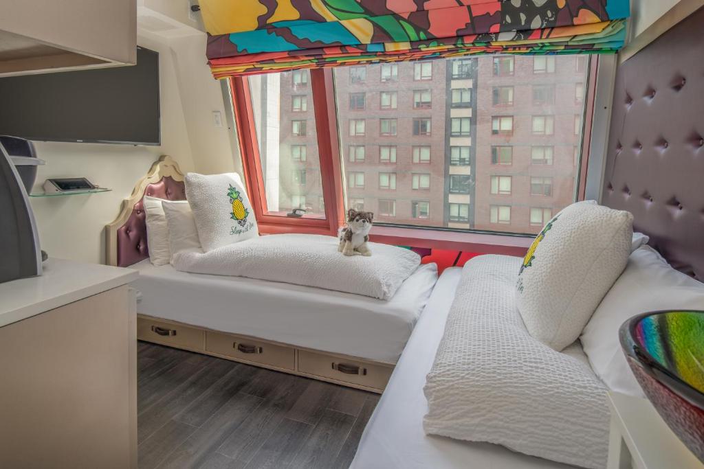 Staypineapple, An Artful Hotel, Midtown New York, New York (updated ...