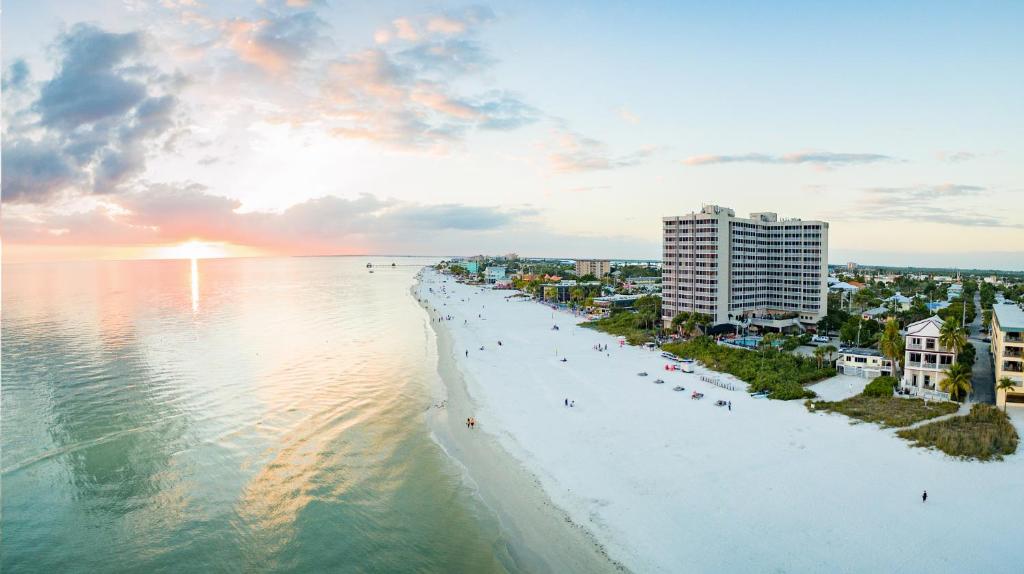 Diamond Head Beach Resort, Fort Myers Beach – Updated 2023 Prices