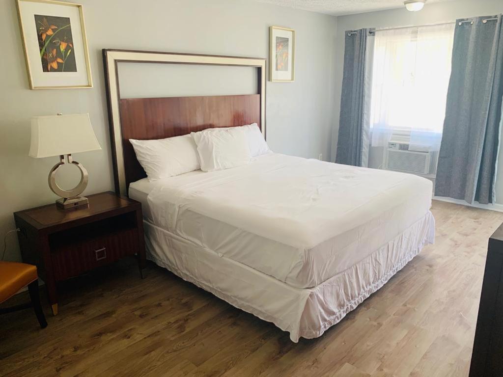 Ocean One Inn - SuiteTrails