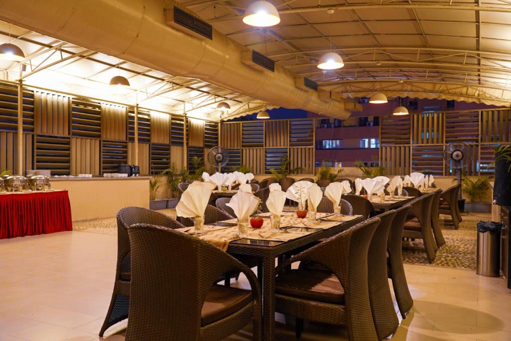Hotel Winway, Indore, Madhya Pradesh | Photos, Reviews & Deals @Holidify