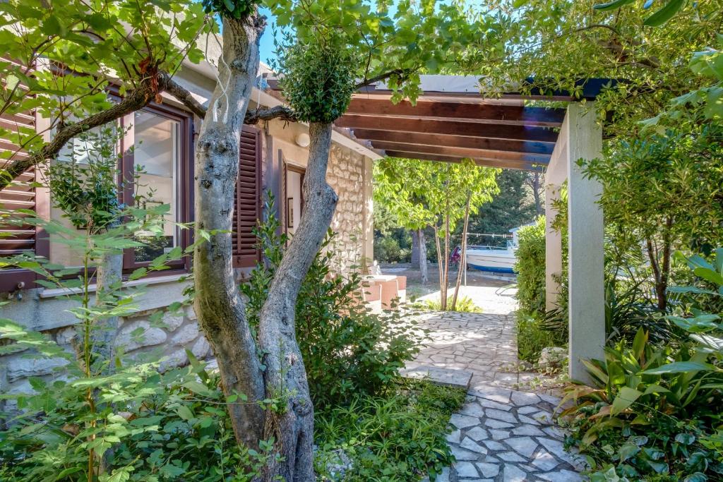 Luka, Mali Lošinj (updated prices 2026)