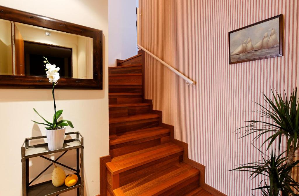 Inside Barcelona Apartments Mercat, Barcelona (updated prices 2025)
