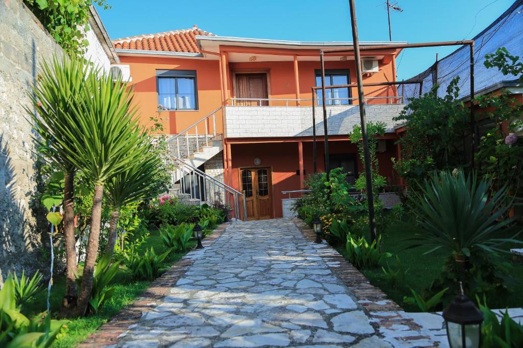 KALOSHI Villa - SuiteTrails