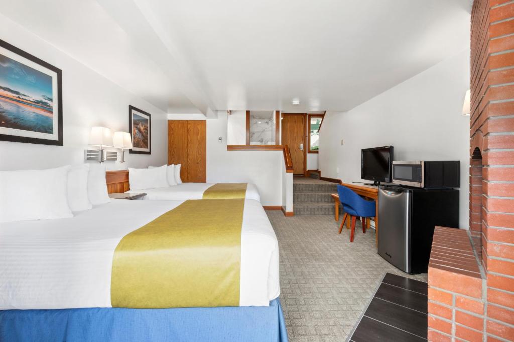 Canadian Princess Lodge & Marina, Ucluelet (updated prices 2025)