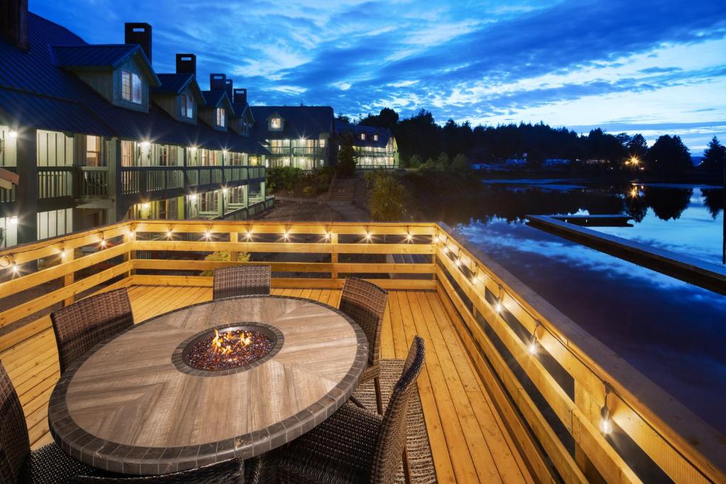 Canadian Princess Lodge & Marina, Ucluelet (updated prices 2025)