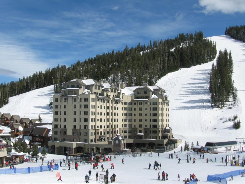 Summit Hotel at Big Sky Resort, Big Sky (updated prices 2025)