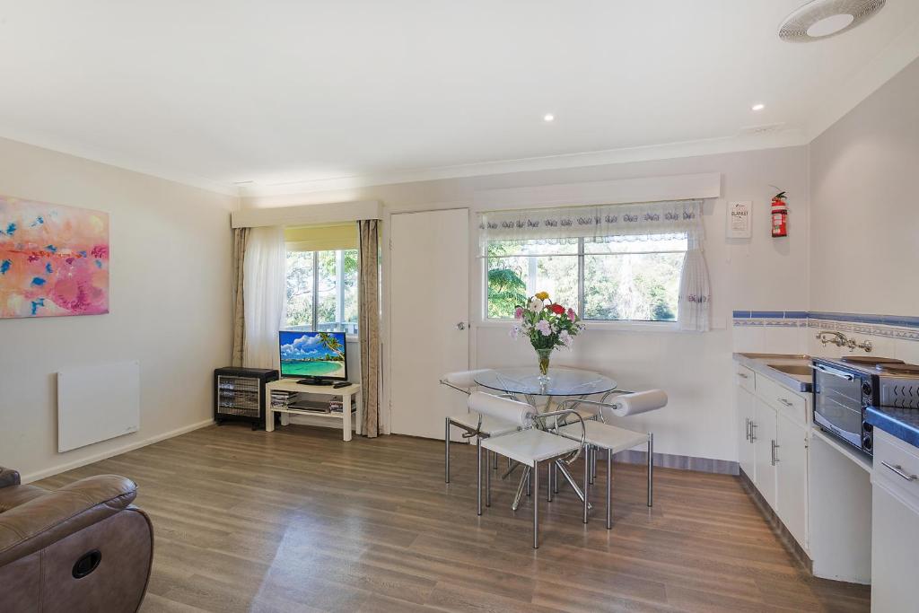 Top of the Lake Holiday Units, Merimbula (updated prices 2025)