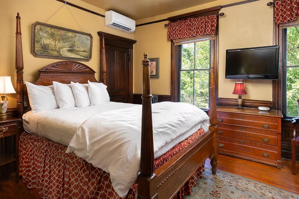 Cedar Crest Inn, Asheville (updated prices 2025)
