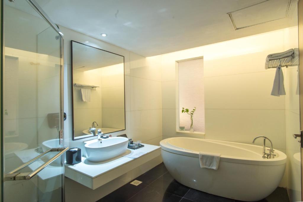 Merlynn Park Hotel, Jakarta (updated prices 2025)