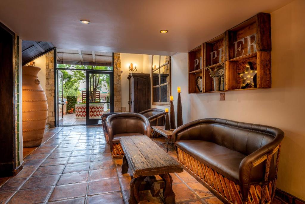 Hotel Pepper Tree Boutique Kitchen Studios - Anaheim, Anaheim (updated ...