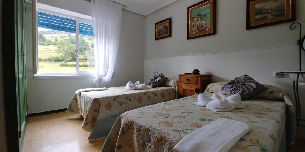 Hostal & Restaurante Miralpas, Villegar (updated prices 2025)