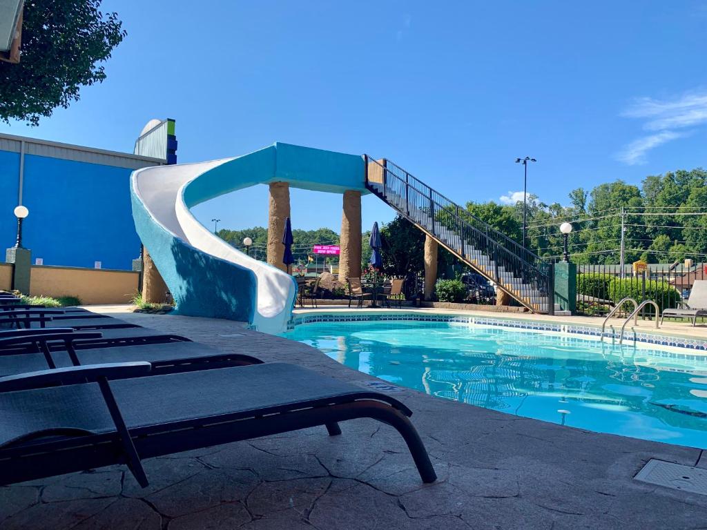 Riverchase Lodge, Pigeon Forge (updated prices 2025)