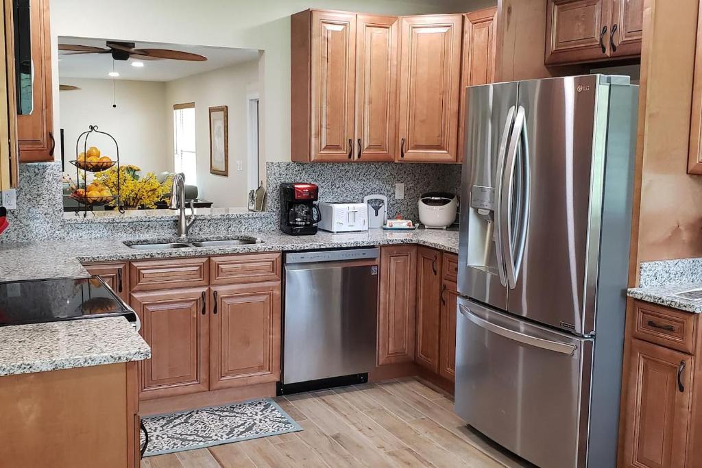 Little Ridge Ranch-East House Quiet Country Getaway-Pet Friendly ...