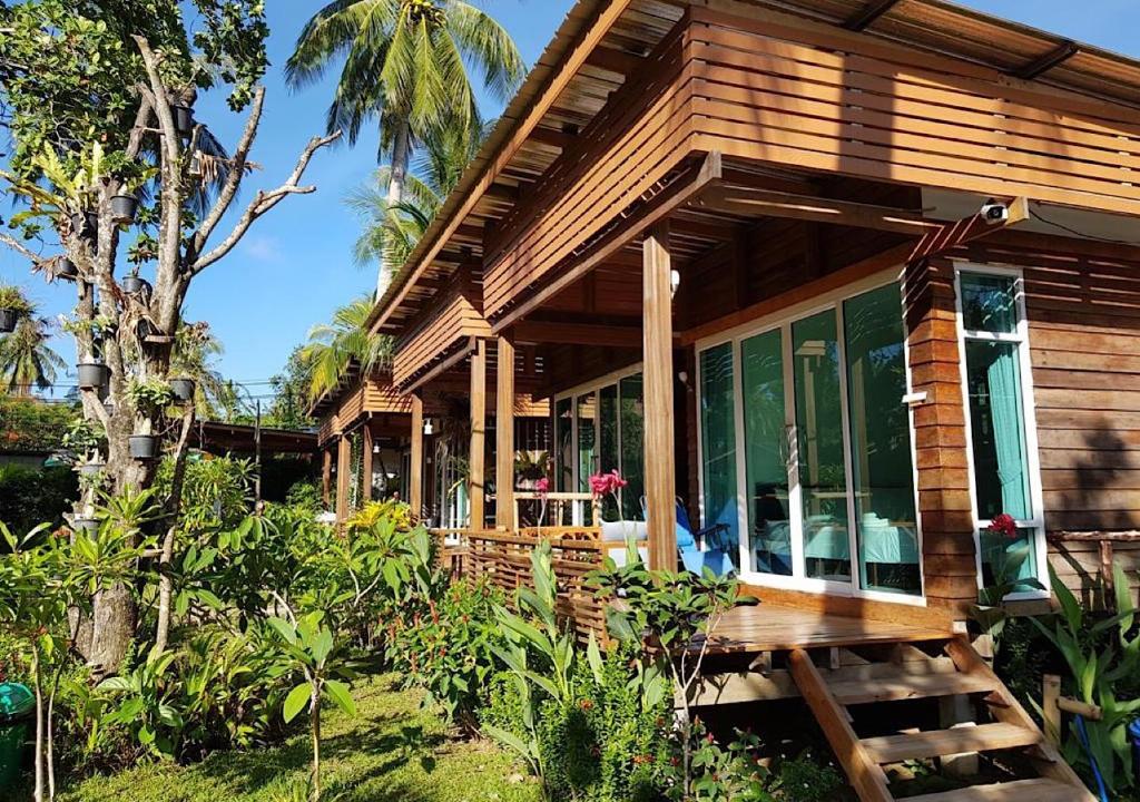 Mook Montra Resort Sea Front - Your Tropical Oasis