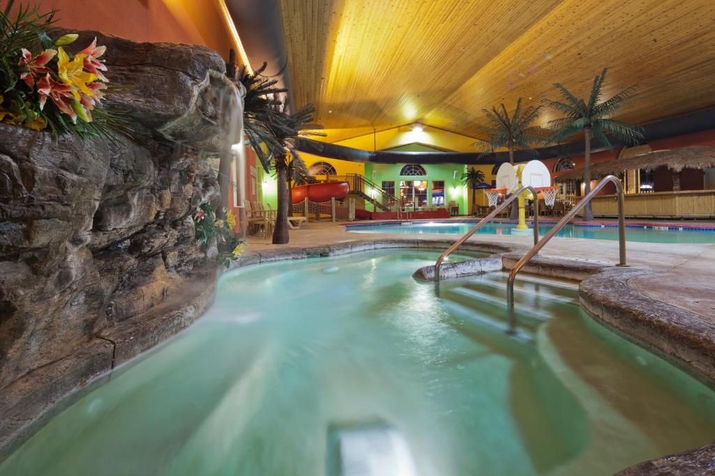 Country Inn & Suites by Radisson, Appleton North, WI, Little Chute ...