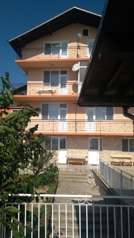 Айрови, Sarnitsa (precios actualizados 2026)