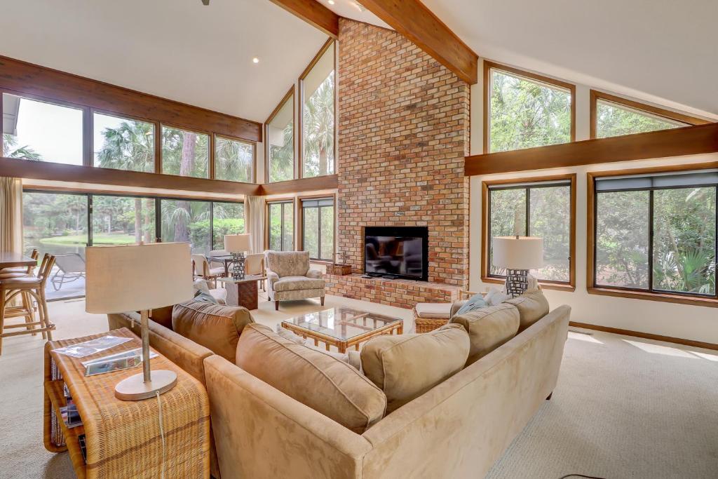 Sprunt Pond, Hilton Head Island (updated prices 2025)