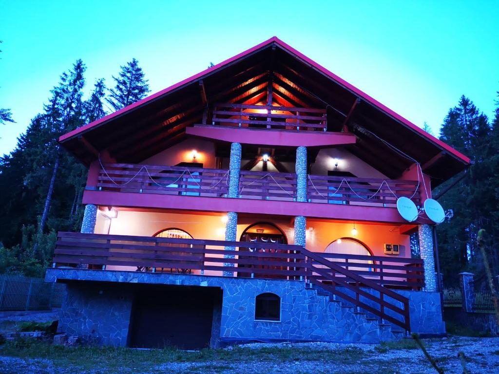 Maison de vacances / Gîte Casa de vacanța (Roumanie Paraul Rece ...
