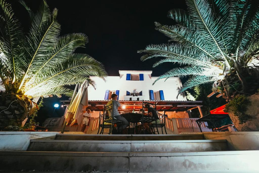 Villa Rava Hotel & restaurant, Rava (updated prices 2025)