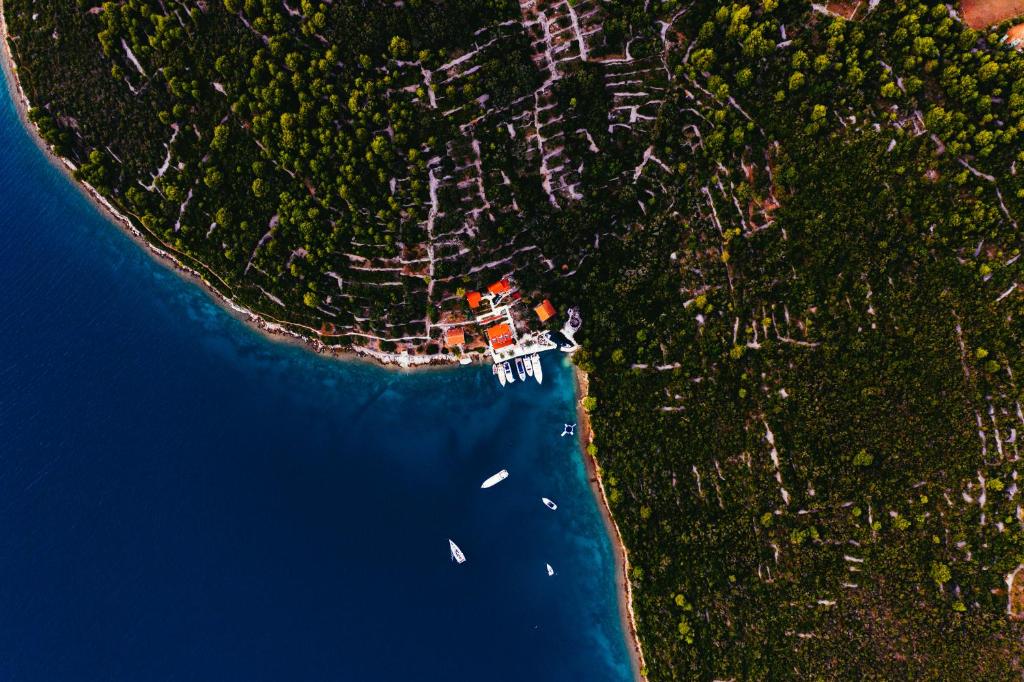 Villa Rava Hotel & restaurant, Rava (updated prices 2025)