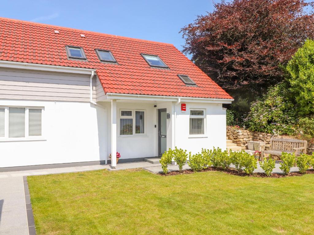 The Crest, Helston (updated prices 2026)