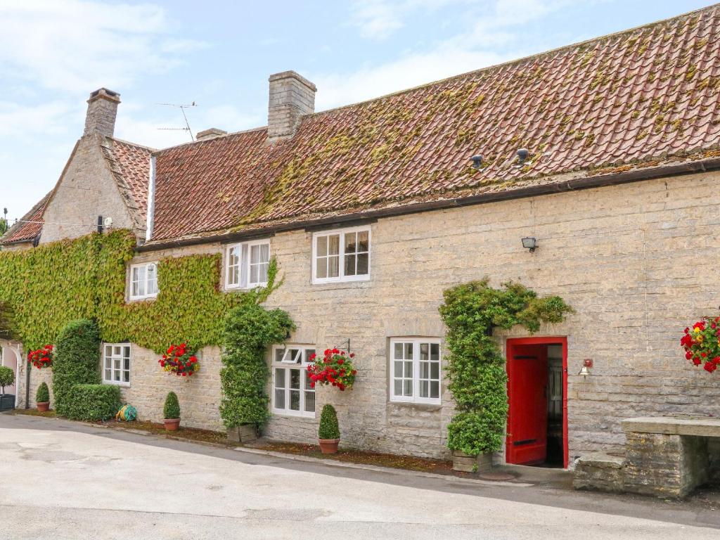 Lower Farm Annexe, Somerton (updated prices 2026)