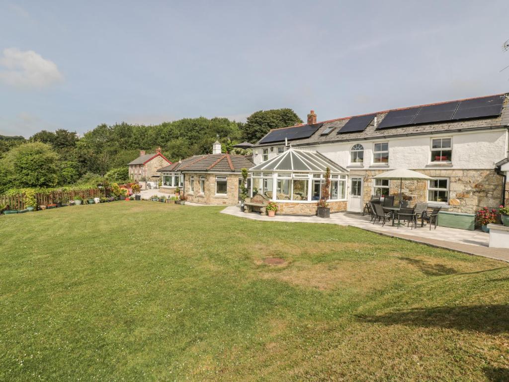 Chapel Green, St Austell (updated prices 2026)