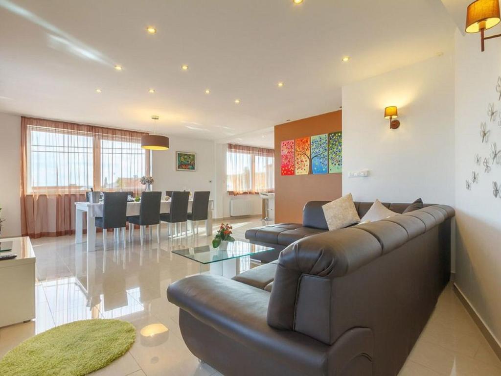 Heated Roof Pool With Sea View, Jacuzzi, Sauna, Fitness, Children's Playground, Diving - Krk Island