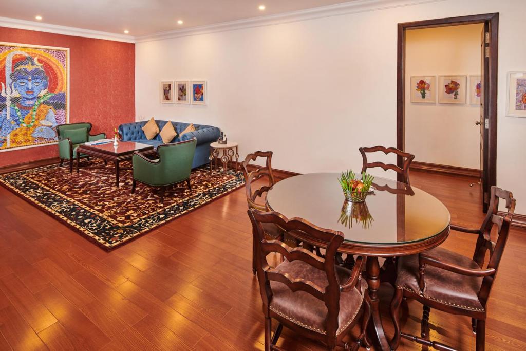 MAYFAIR Lake Resort, Raipur (updated prices 2025)