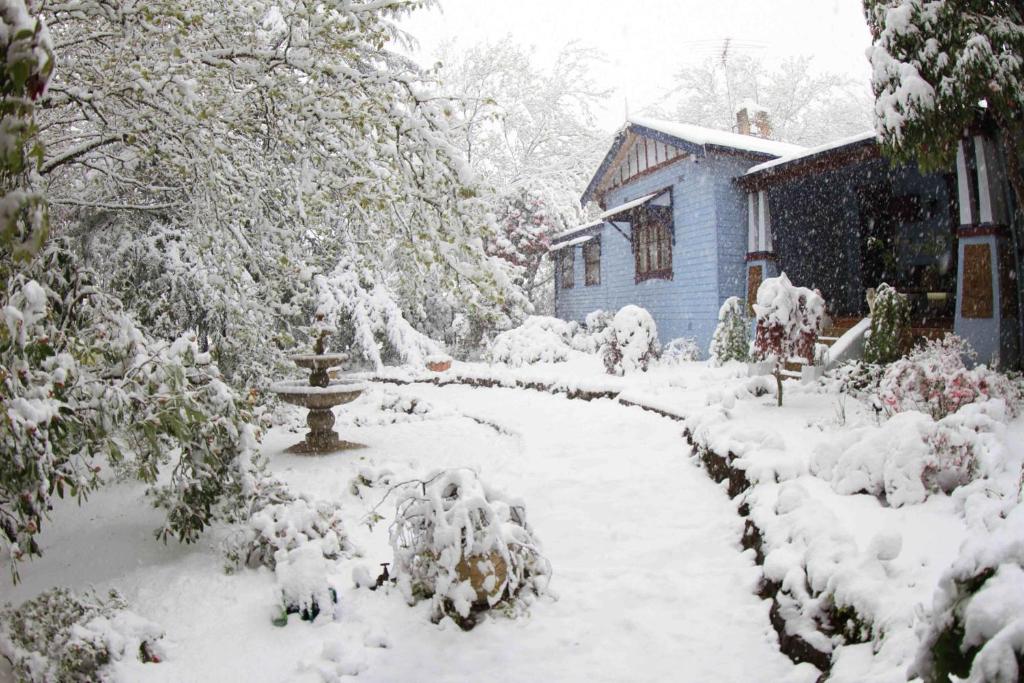 KUBBA ROONGA GUESTHOUSE - Boutique Luxury Spa Retreat & Gardens - Blue ...