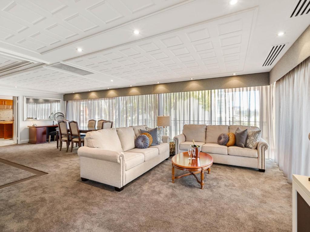 The Peninsula Riverside Serviced Apartments, Perth (updated prices 2025)