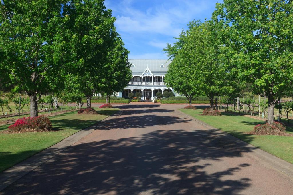 The Convent Hunter Valley Hotel, Pokolbin (updated prices 2025)