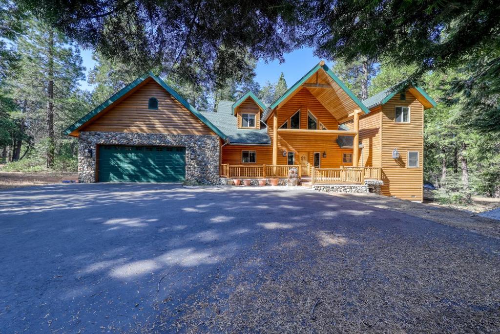 Pinnacle Point, Shaver Lake (updated prices 2025)