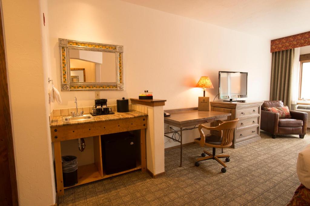 Table Mountain Inn, Golden (updated prices 2025)