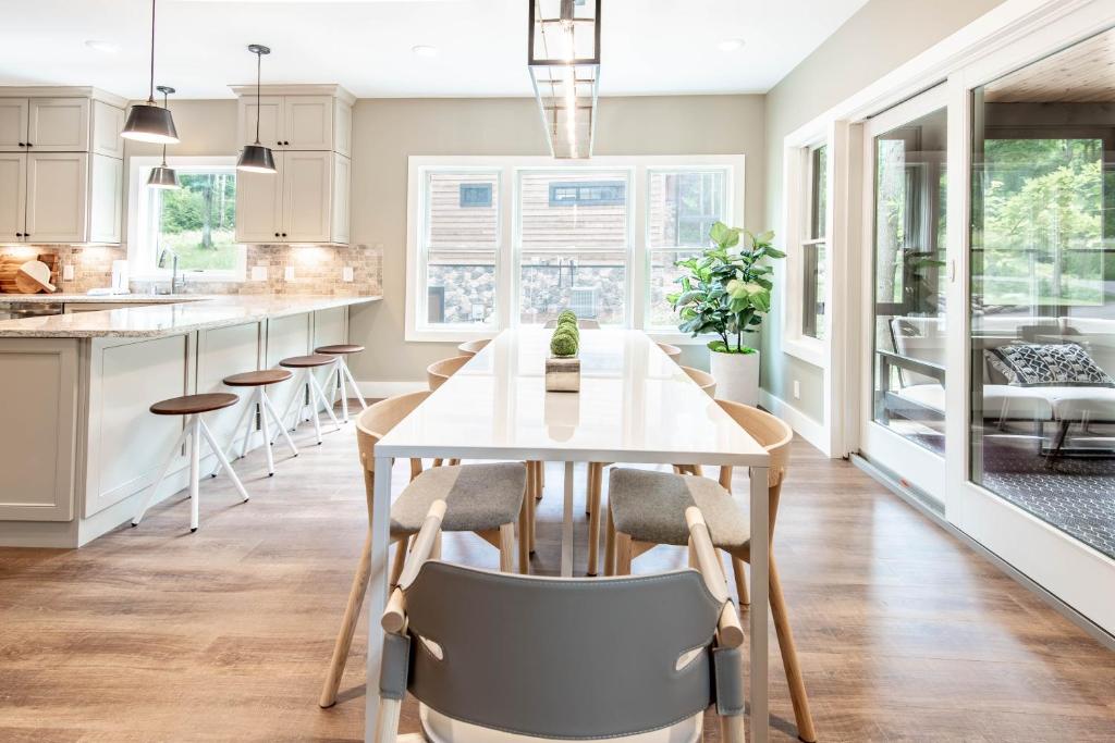 The Summit Estate, Boyne Falls (updated prices 2025)