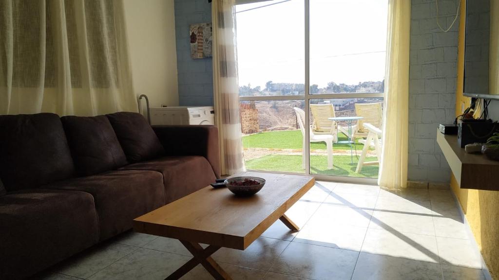 Adi, Arad (precios actualizados 2025)