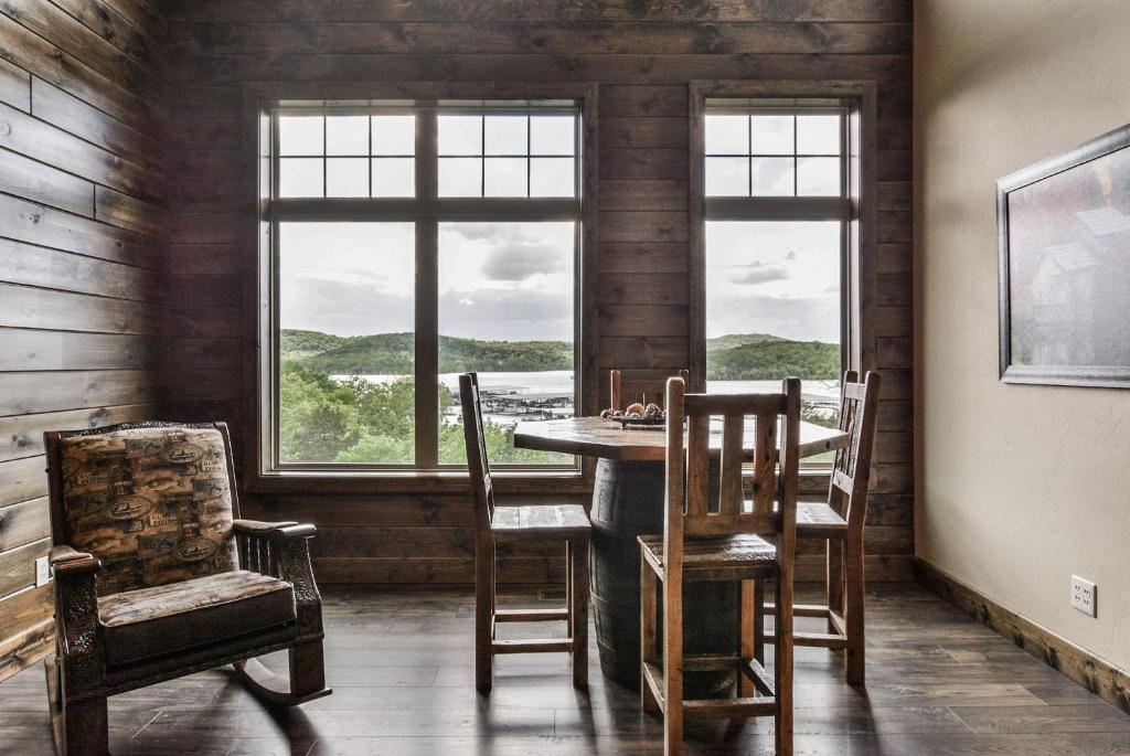 WaterMill Cove Resort Luxury Lakefront AMAZING VIEWS Lazy River HUGE ...